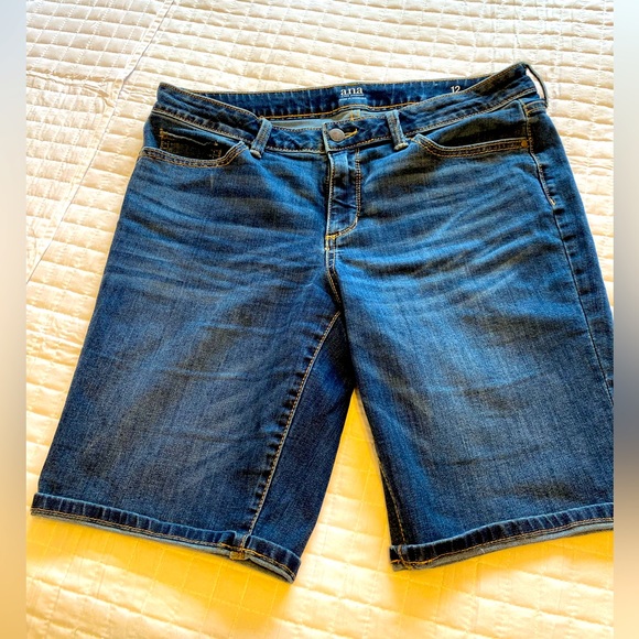a.n.a | Shorts | Ana Jean Shorts Sz 2 | Poshmark